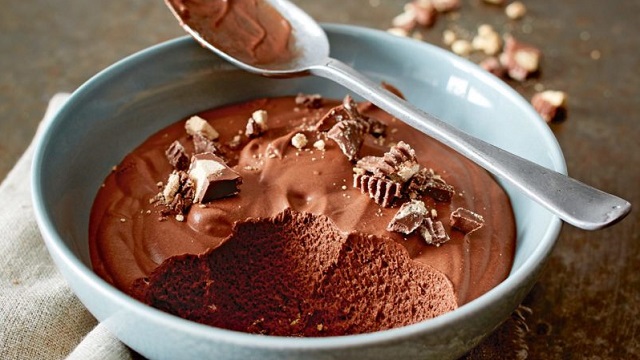 Mus czekoladowy — to delikatny i pyszny deser bez pieczenia | Planeta ...