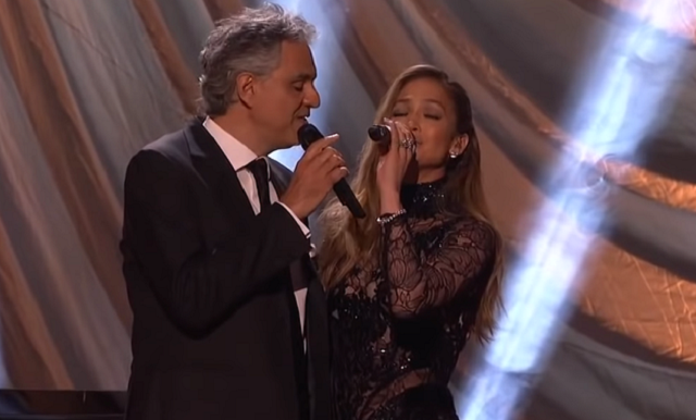 Fenomenalny duet Andrea Bocelli i Jennifer Lopez. Widzowie niemal ...